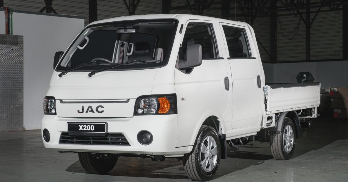 More affordable additions to JAC’s X200 range | Dealerfloor